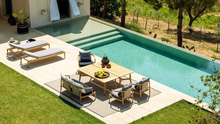 How to Decorate a Poolside Patio for Maximum Fun - Patio Productions